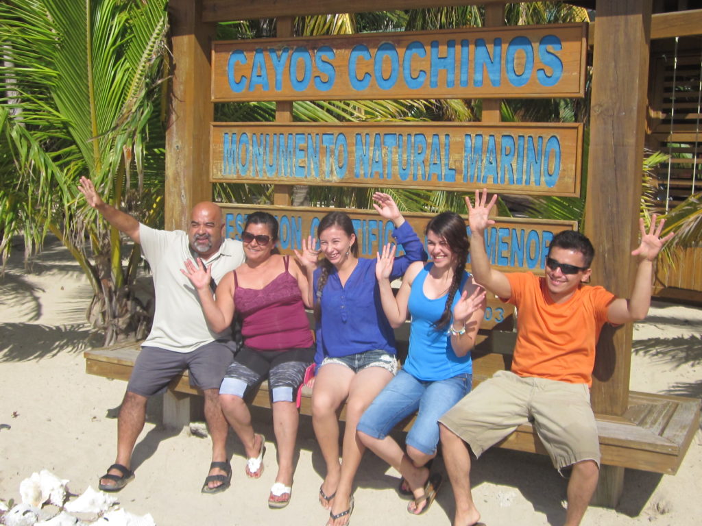Cayos Cochinos, Honduras - Trifinio Tours